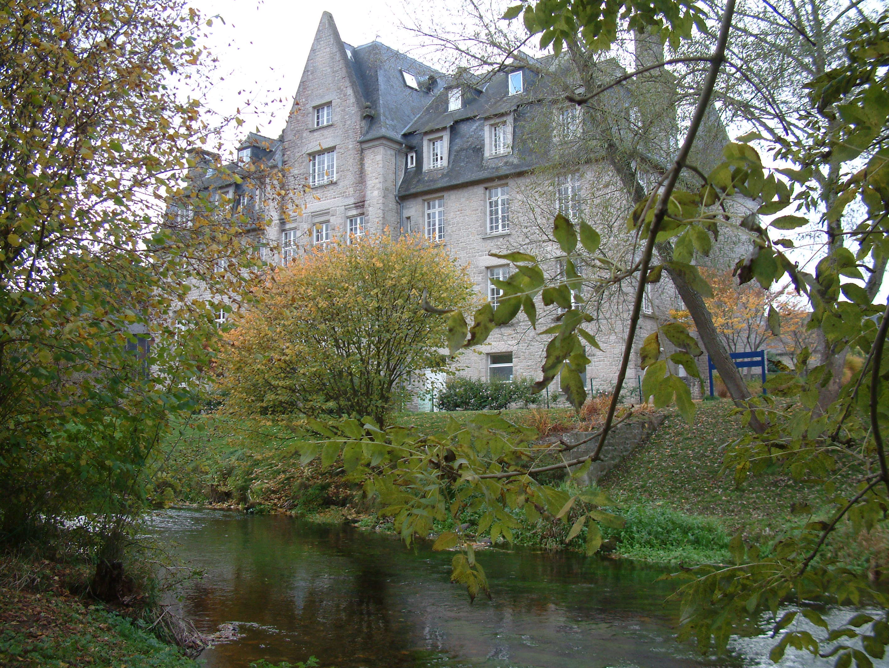 Visiter Lady Mond et son patrimoine à Belle-Isle-en-Terre dans les ...